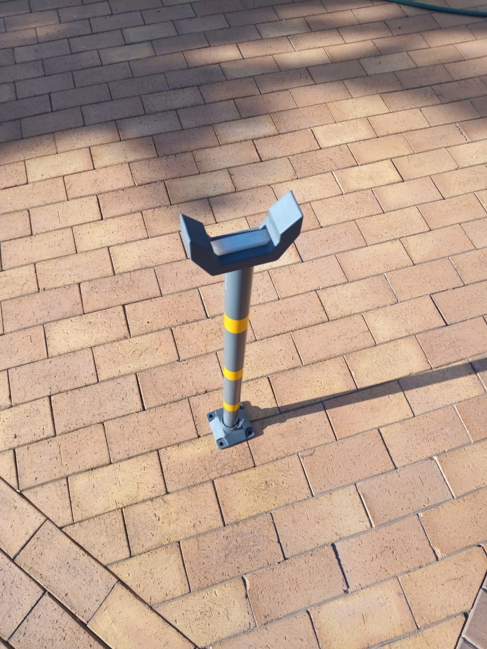 BoomGate Catch Post for Manual Traffic Barrier Boom Gate — SecureRite